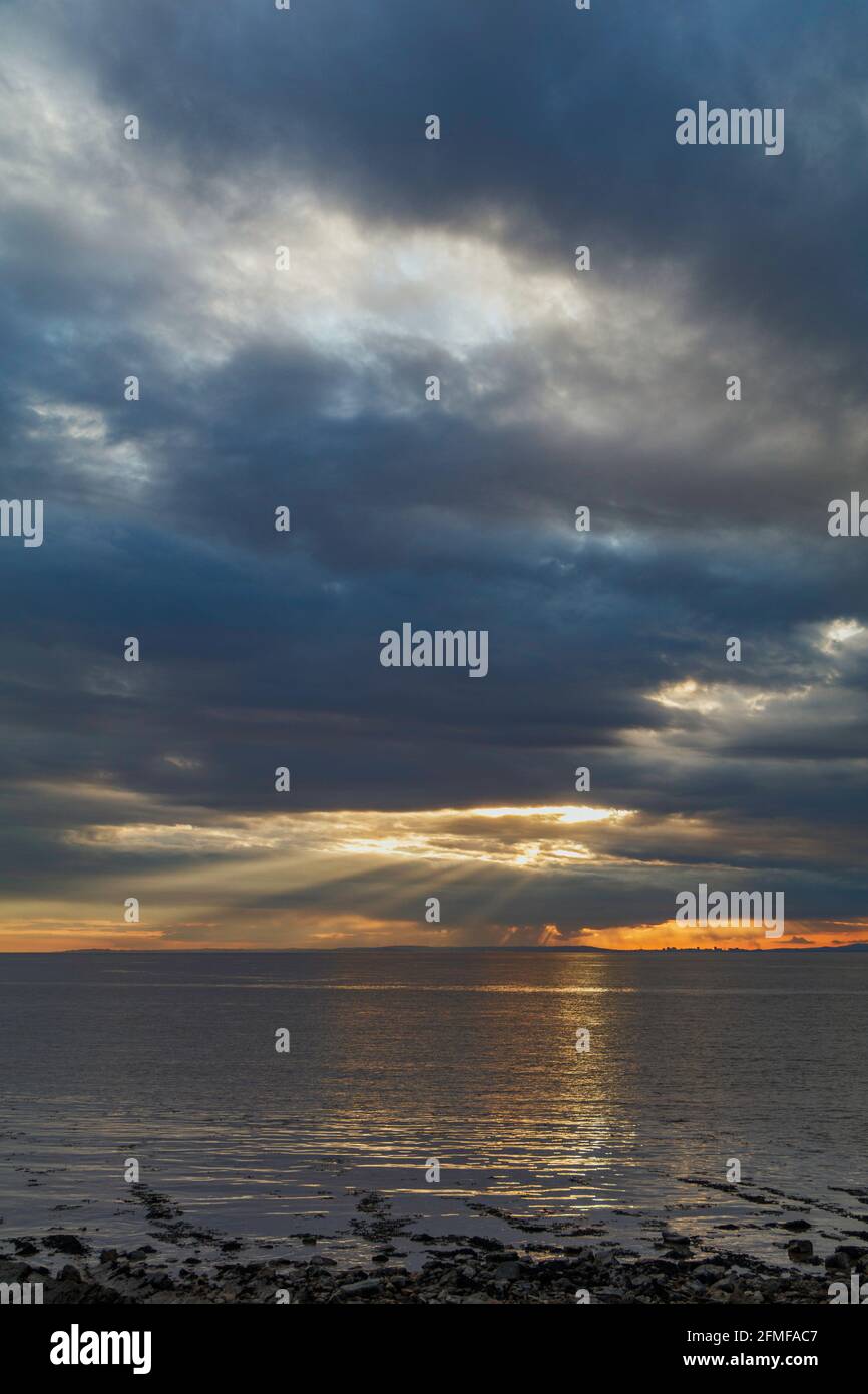 Sunset over the Bristol channel Stock Photo - Alamy