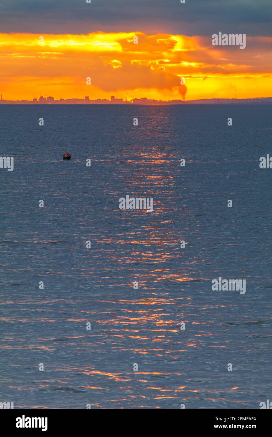 Sunset over the Bristol channel Stock Photo - Alamy