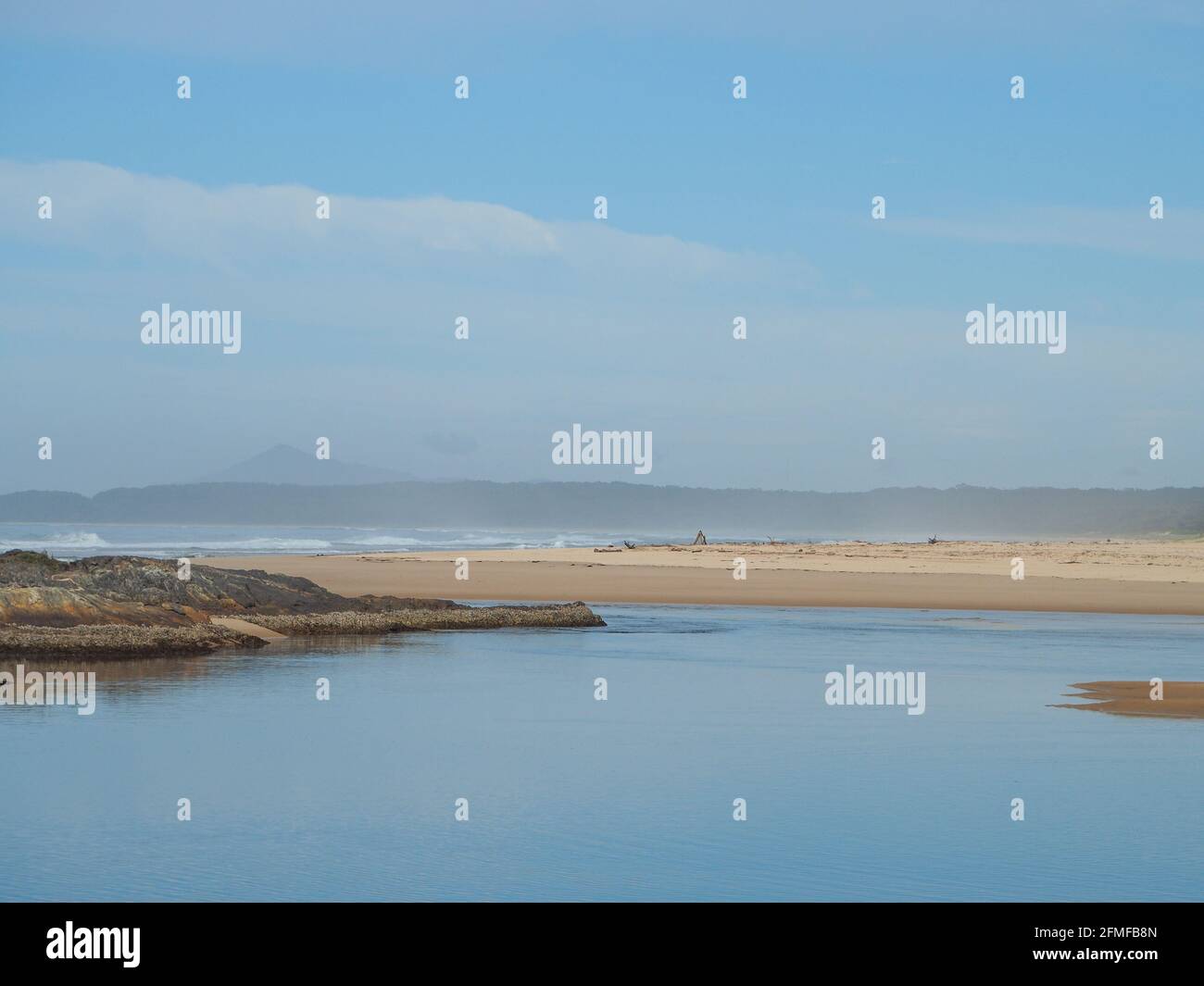 seascape in pastels. A beautiful Australian beach scene Stock Photo - Alamy