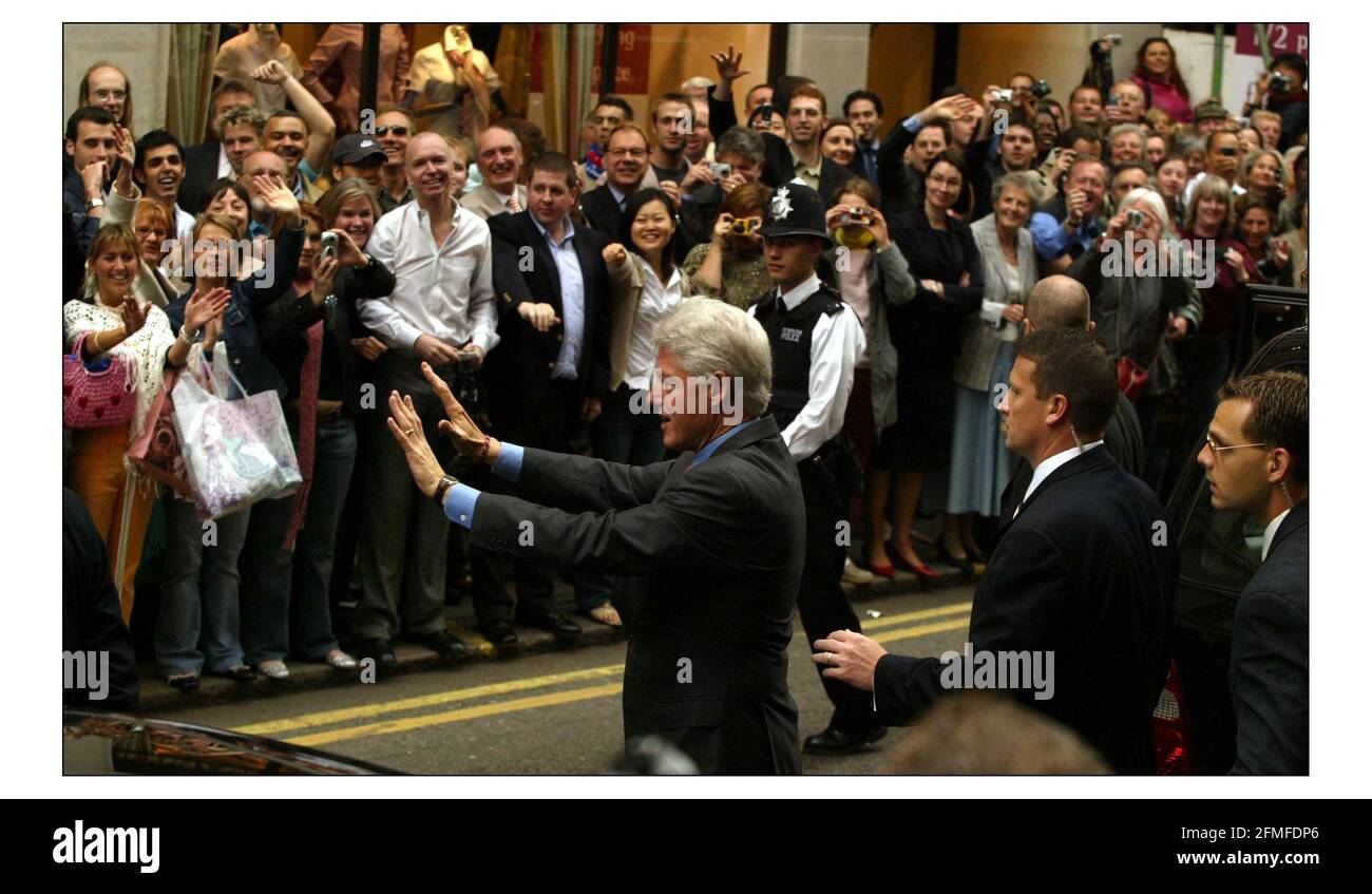 Bill Clinton Book signing at Waterstones in Londonpic David Sandison 12 ...