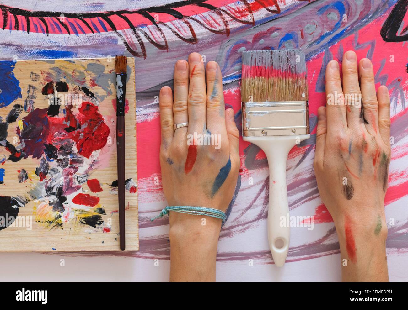 Painter artist hand hi-res stock photography and images - Alamy