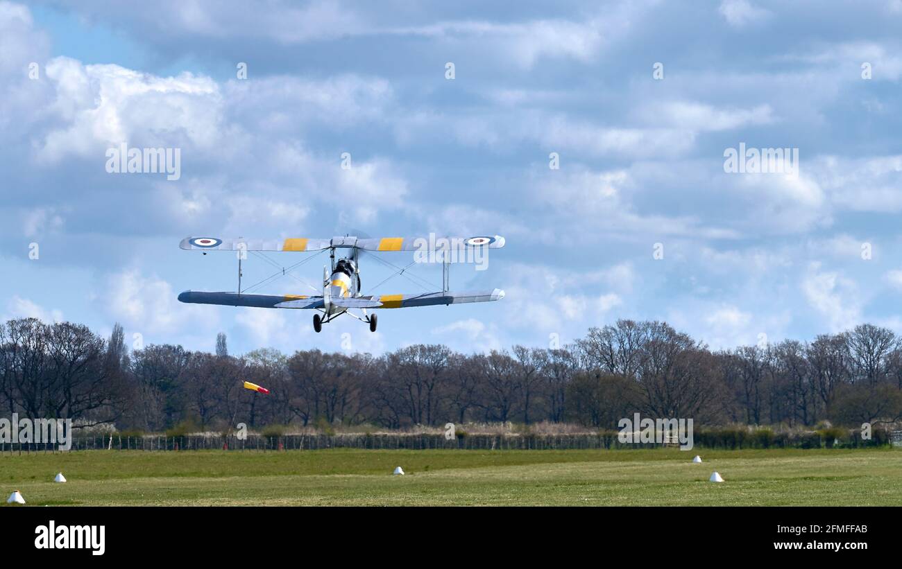 De Havilland Tiger Moth at Headcorn airfield Stock Photo - Alamy