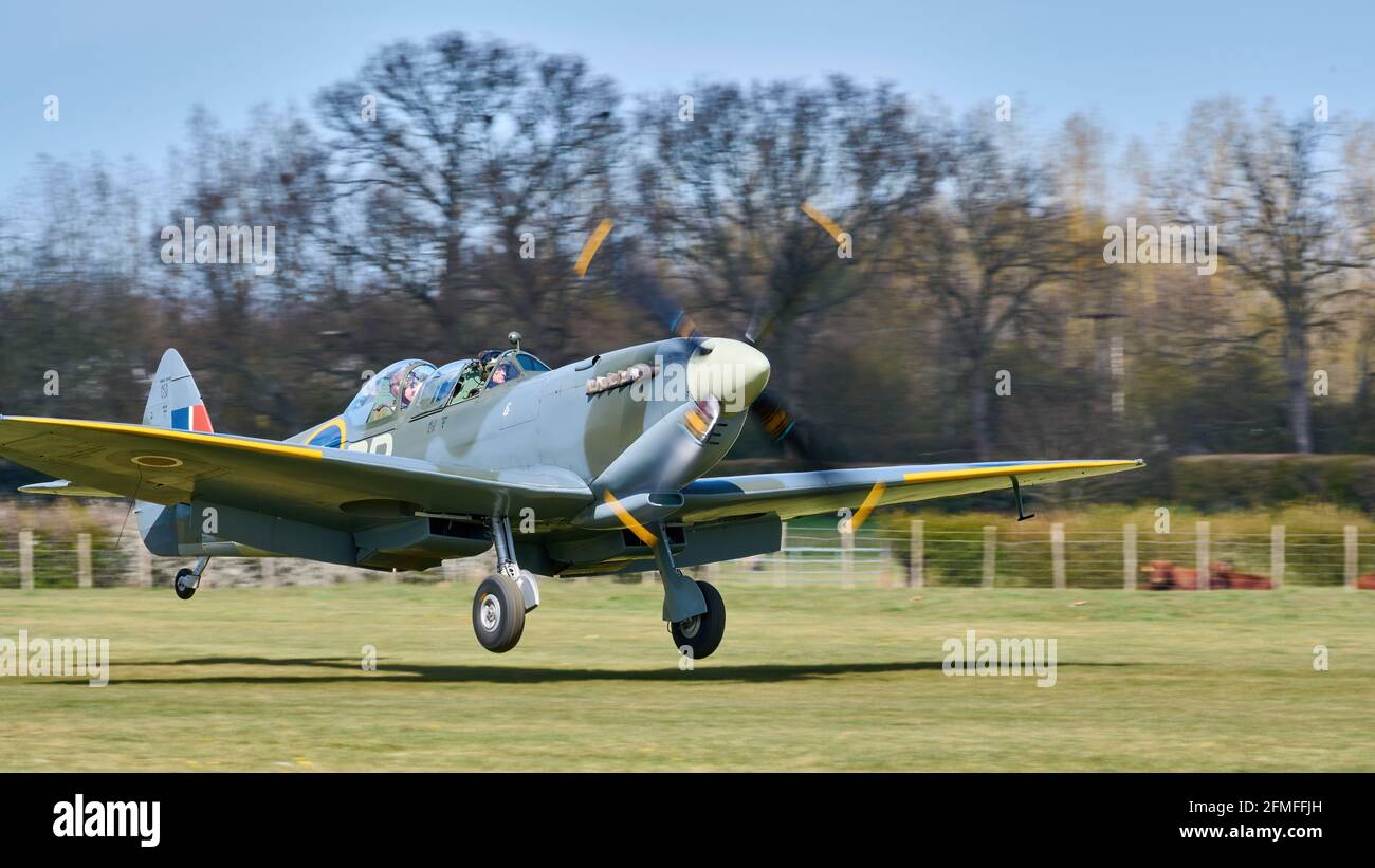 Spitfire fighter aircraft seat hi-res stock photography and images - Alamy
