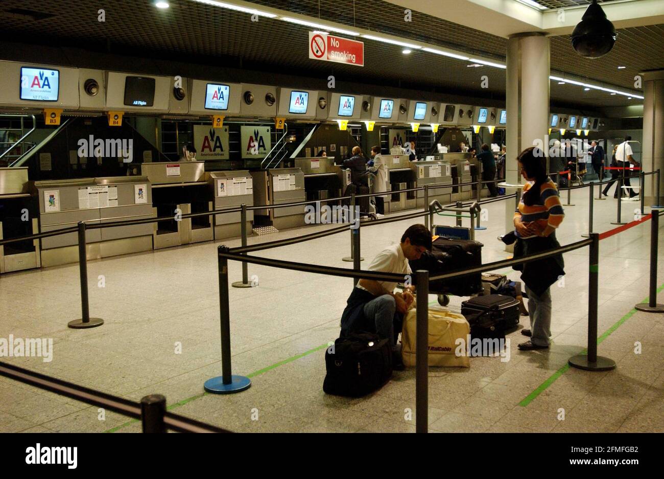 13 november 2001 hi-res stock photography and images - Alamy