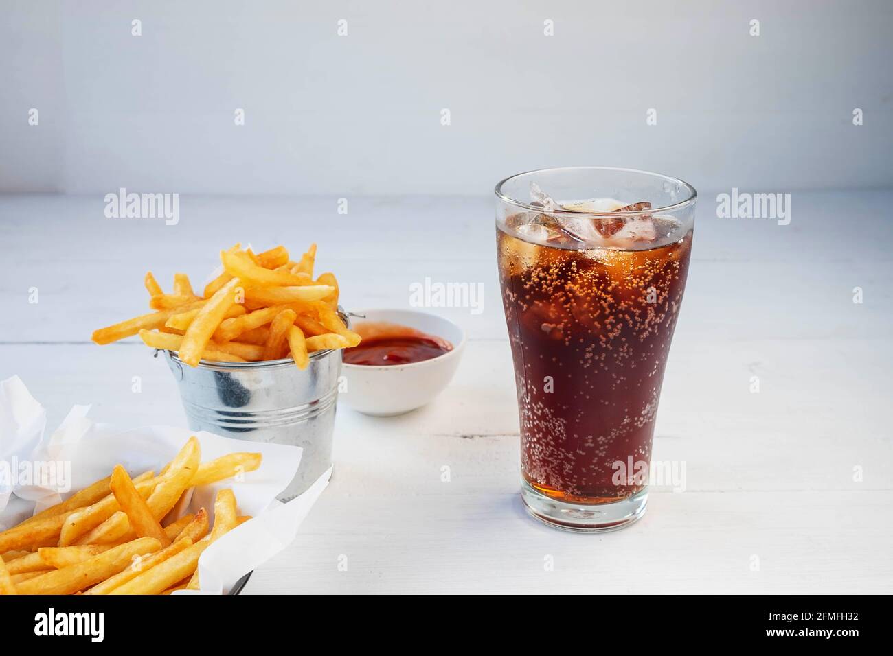 Burger fries soft drink hi-res stock photography and images - Alamy