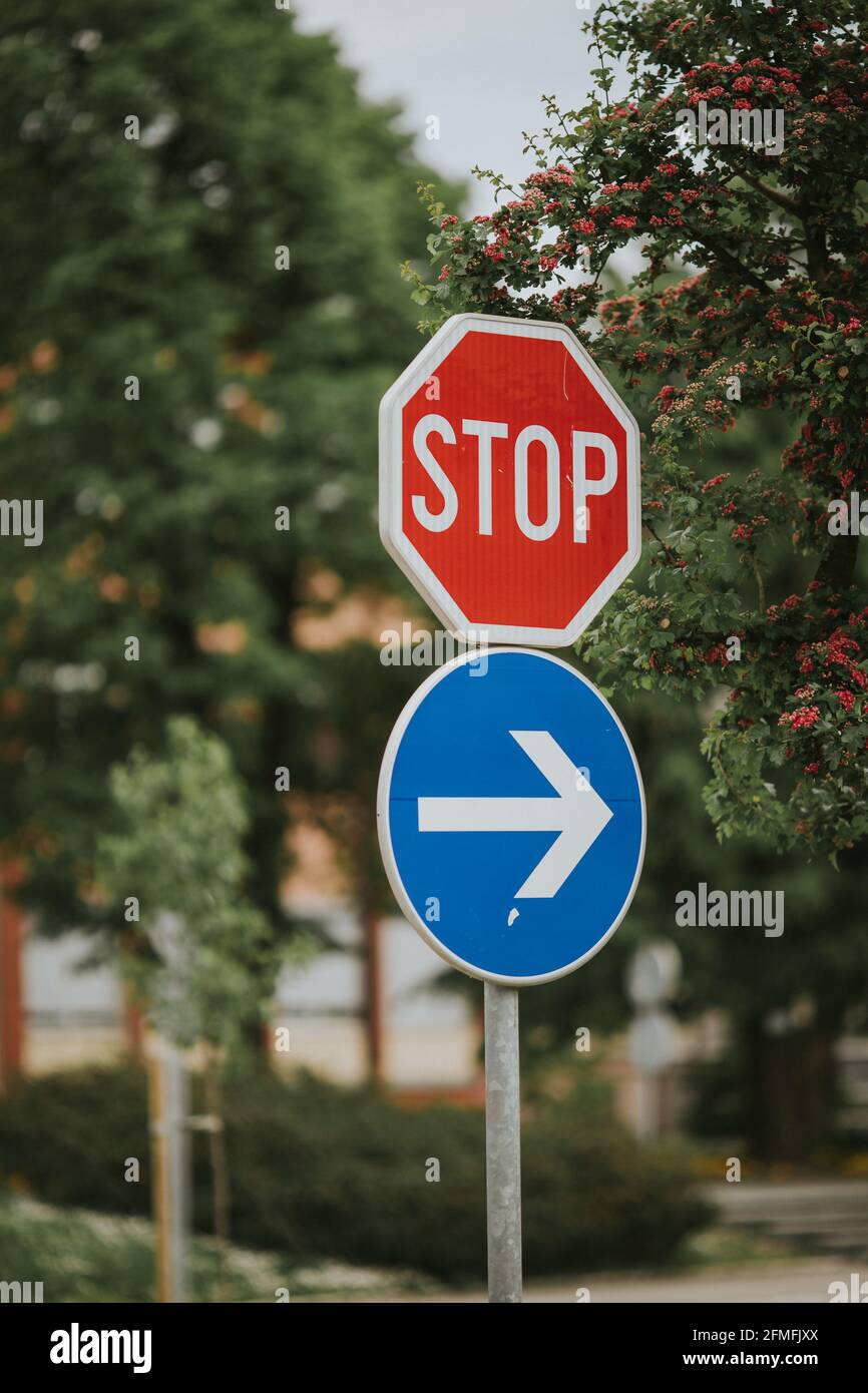 Vertical shot speed limit hi-res stock photography and images - Alamy