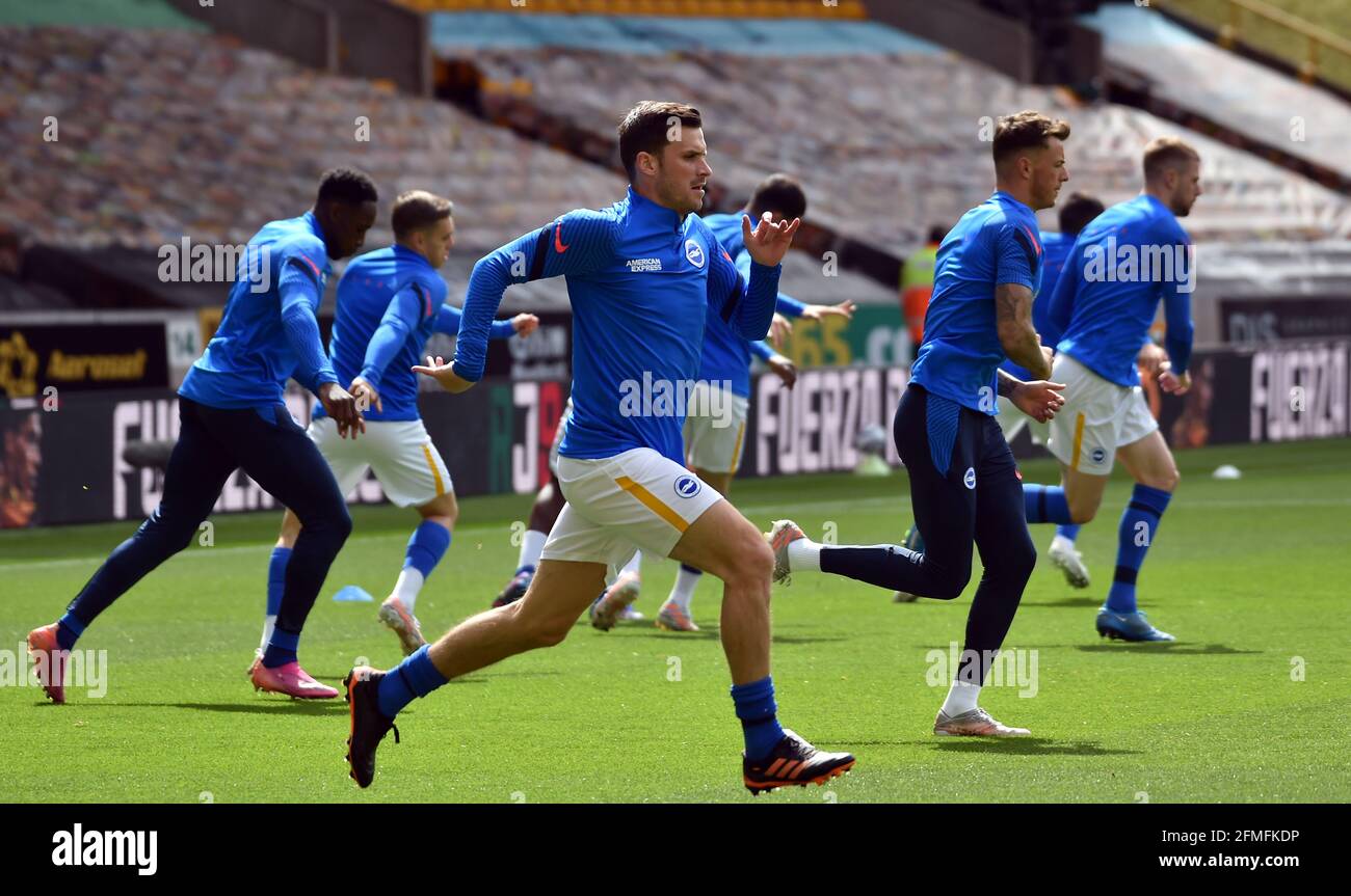 Hove albion warm up on pitch hi-res stock photography and images - Alamy