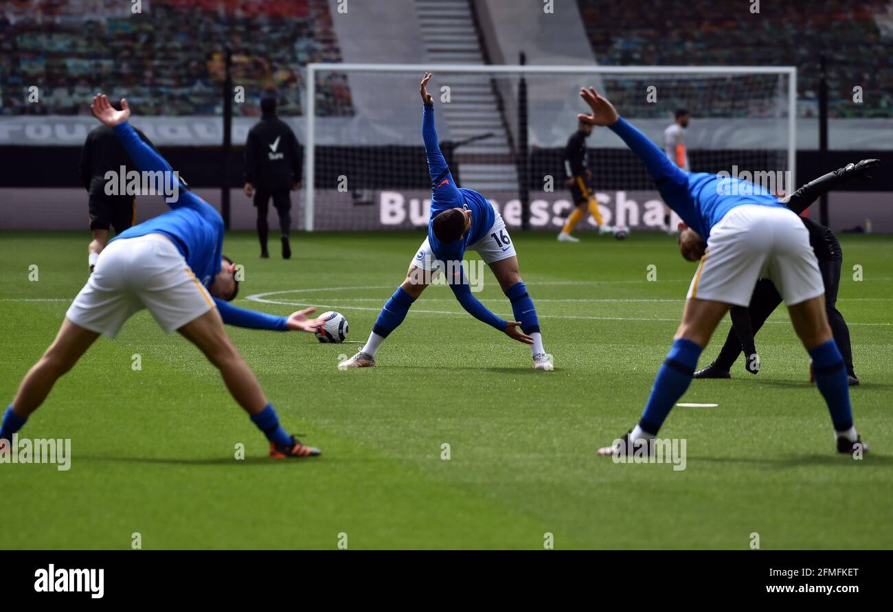 Hove albion warm up on pitch hi-res stock photography and images - Alamy