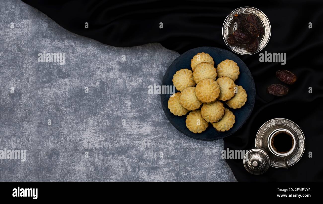 Desserts Eid al-Fitr , date sweet Cookies baked for Eid Eid al - Fitr ...