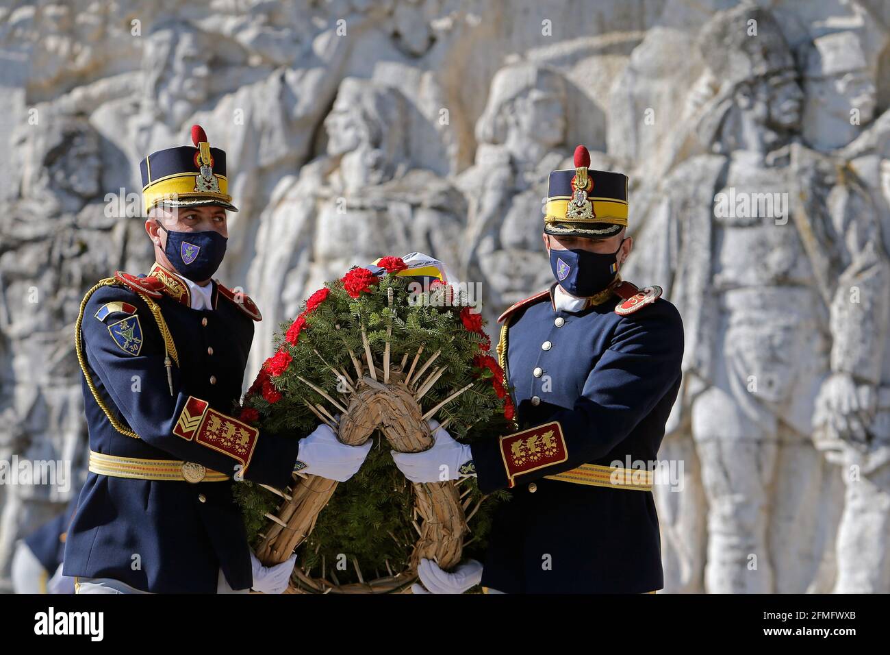 Romanian honor guard soldiers hi-res stock photography and images - Alamy