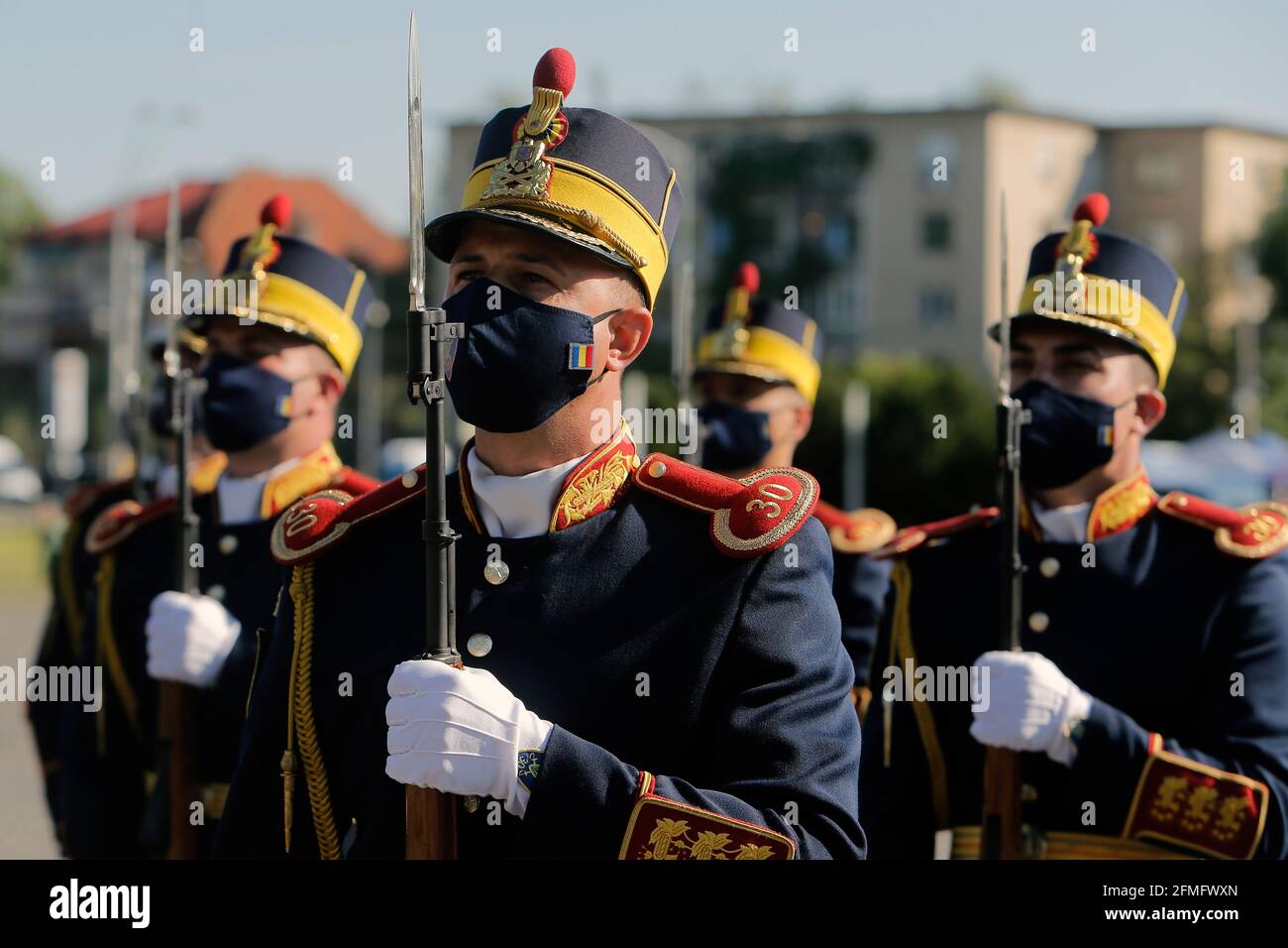 Romanian honor guard soldiers hi-res stock photography and images - Alamy