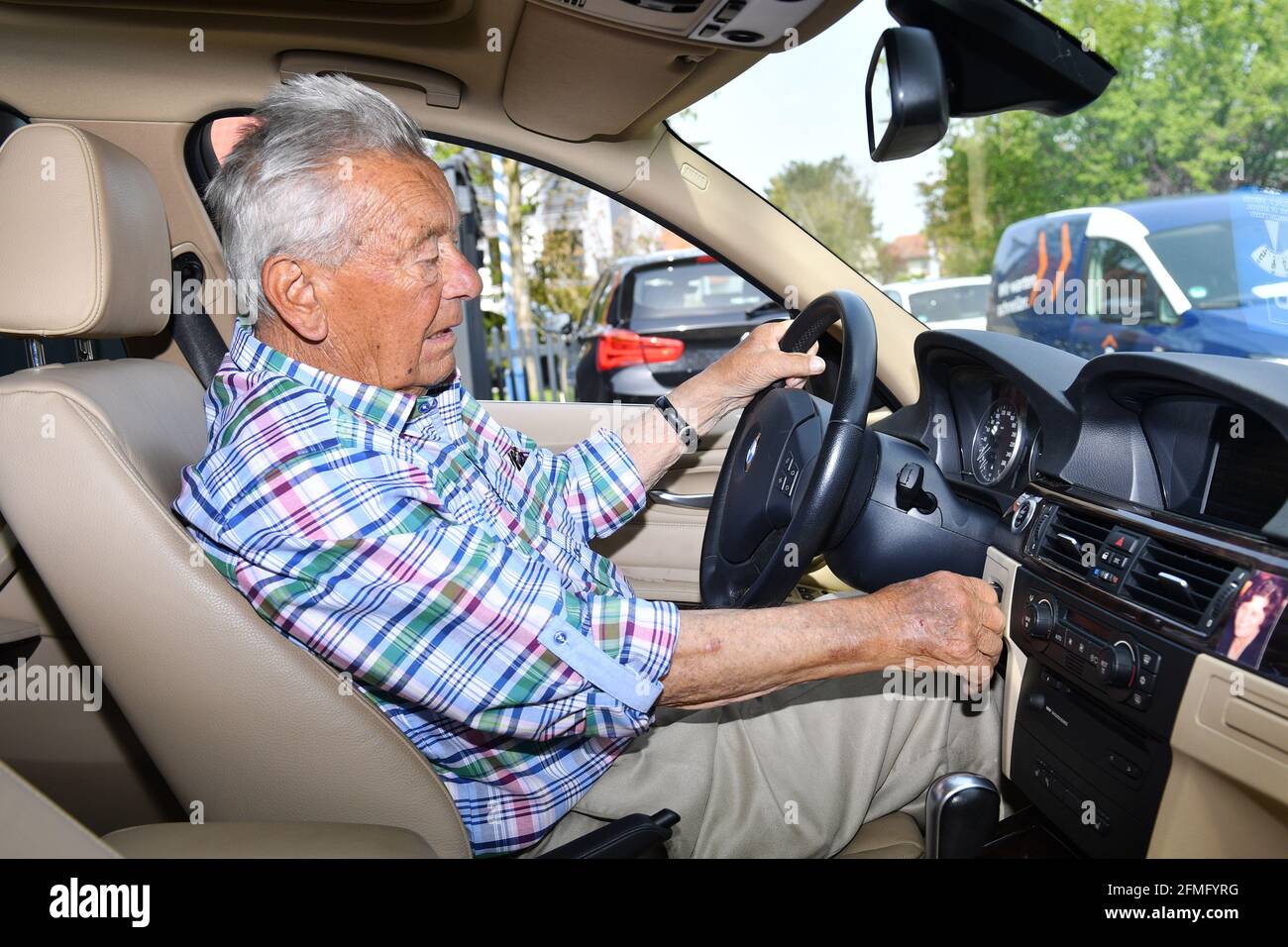 Munich, Deutschland. 08th May, 2021. Subject picture: Ruestiger old car ...