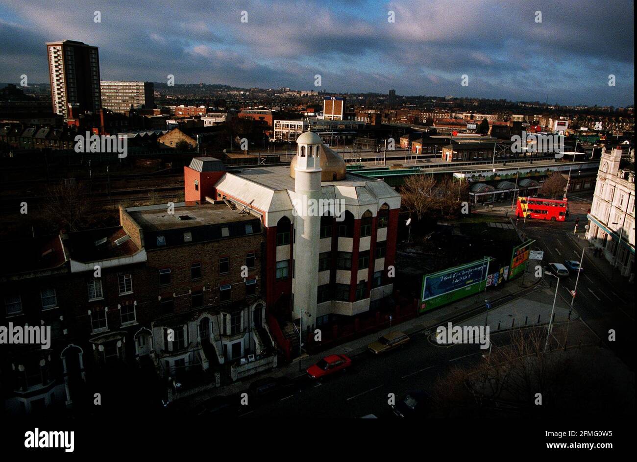 THE NORTH LONDON CENTRAL MOSQUE NEAR FINSBURY PARK Jan 1999 Stock Photo ...