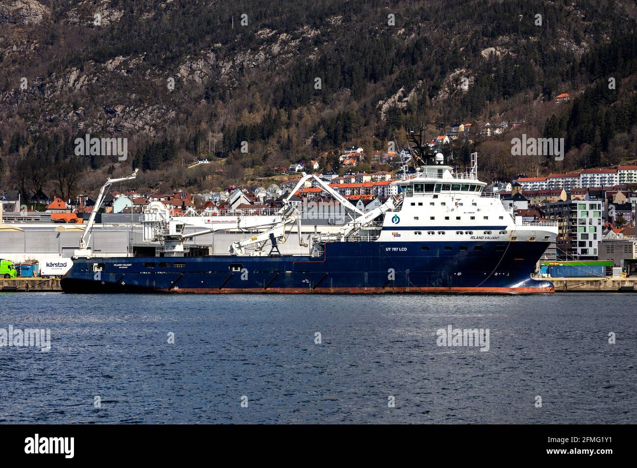 Offshore AHTS anchor handling tug supply light construction vessel ...