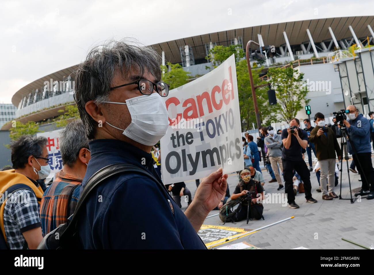 National stadium tokyo olympics protest hi-res stock photography and ...