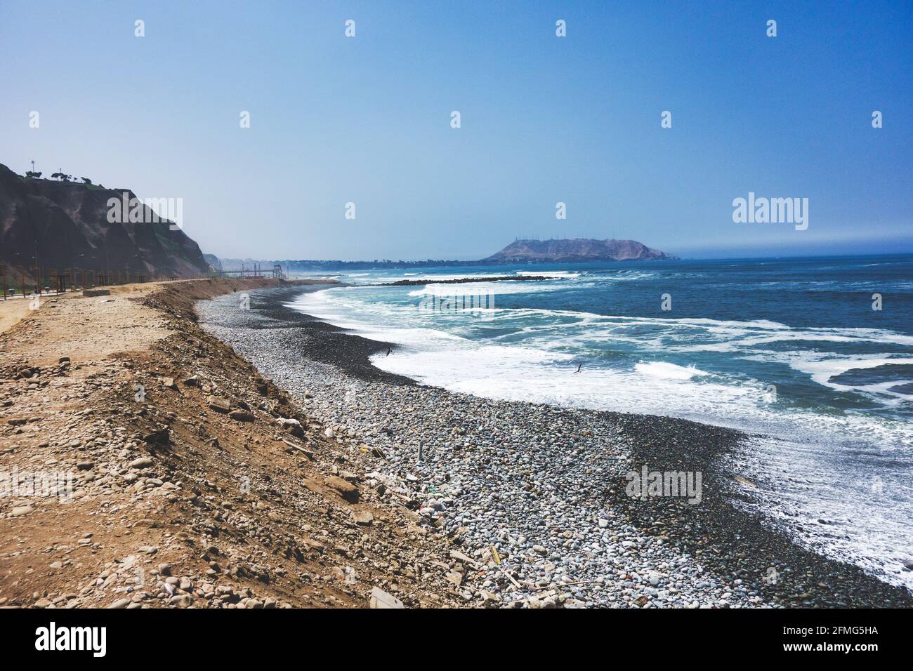 The coast of the Pacific Ocean Lima Peru Stock Photo - Alamy