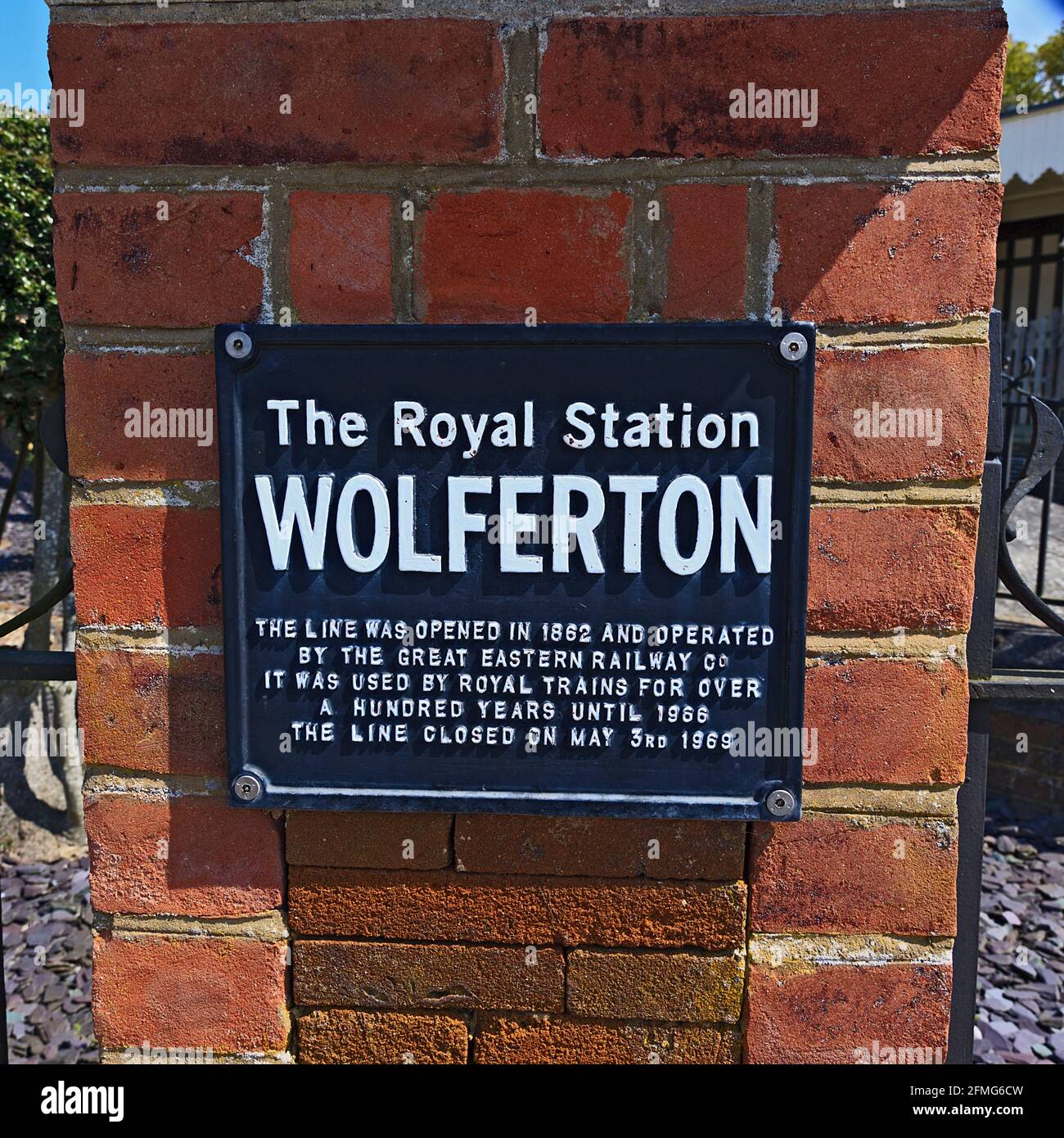 Wolferton station hi-res stock photography and images - Alamy