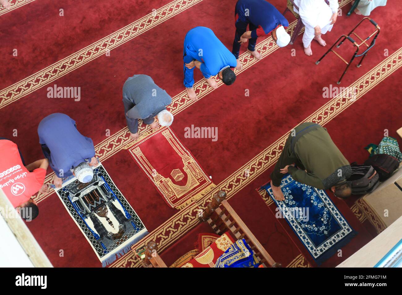 Deir al-Balah, The Gaza Strip, Palestine. 9th May, 2021. Palestinians ...