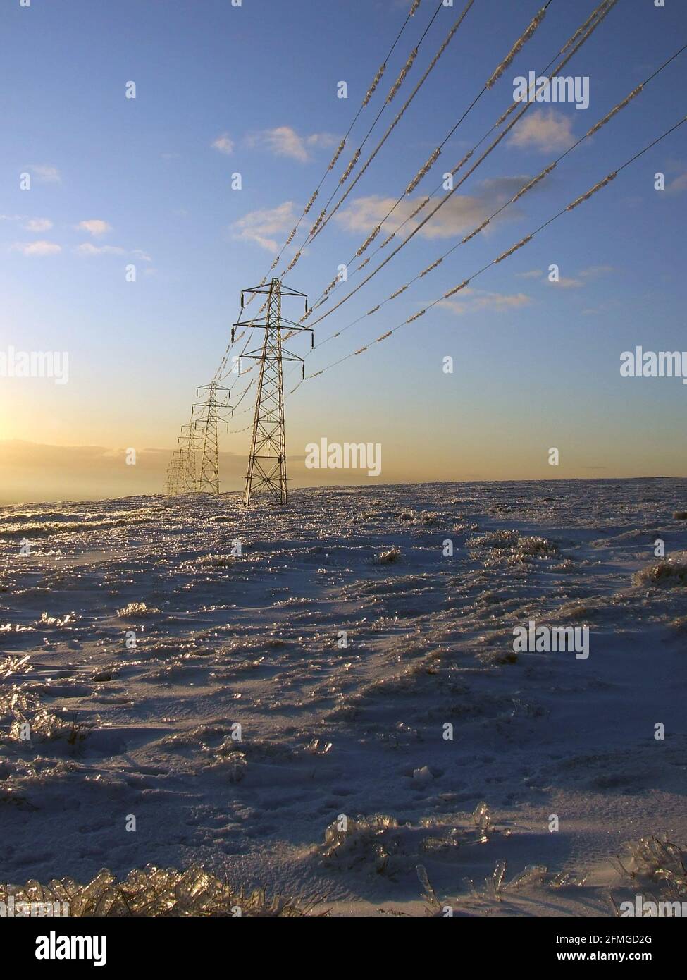 Powerline utility hi-res stock photography and images - Alamy
