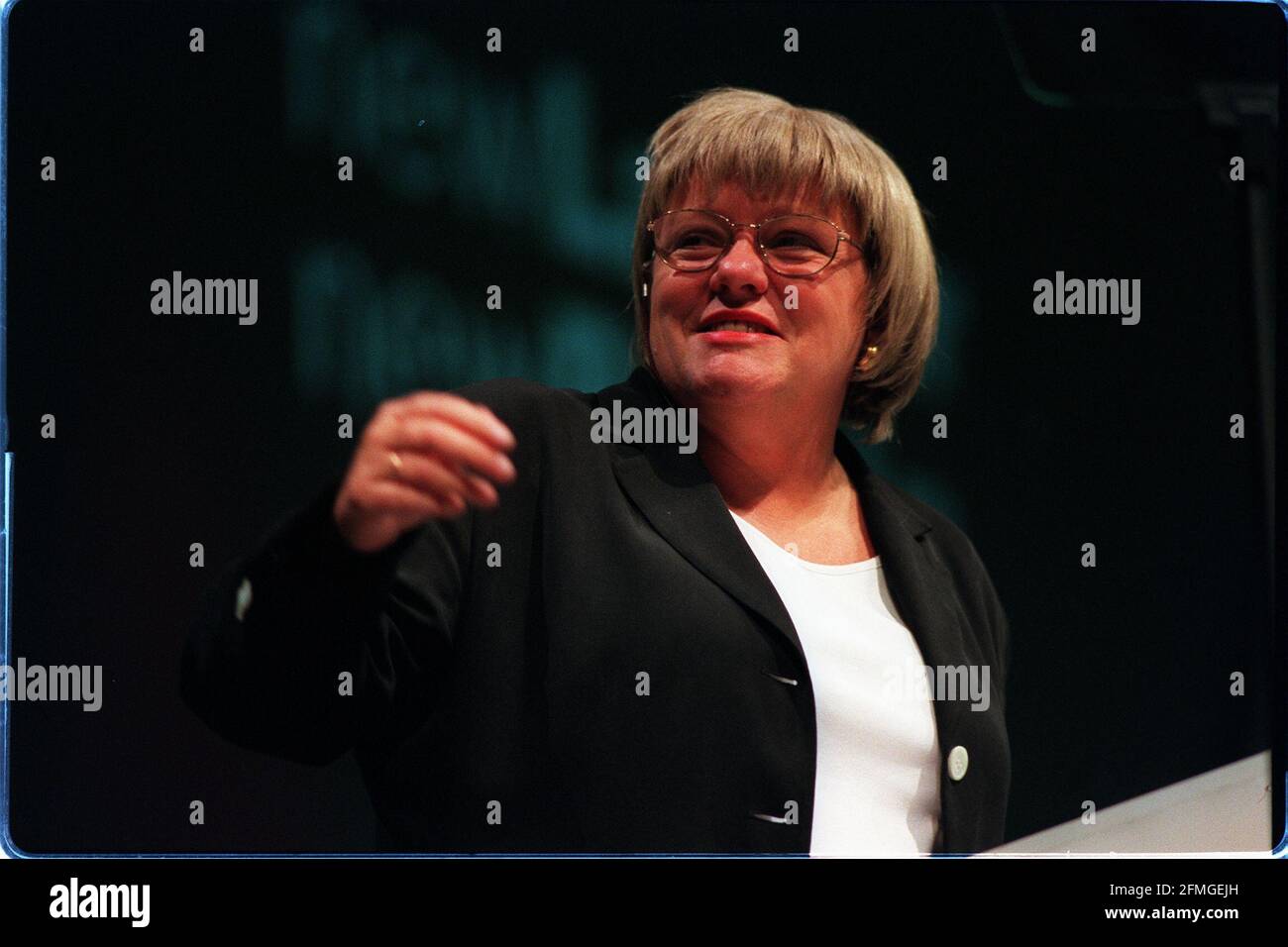 Labour Party Conference 1997 mo mowlam October making a point at ...