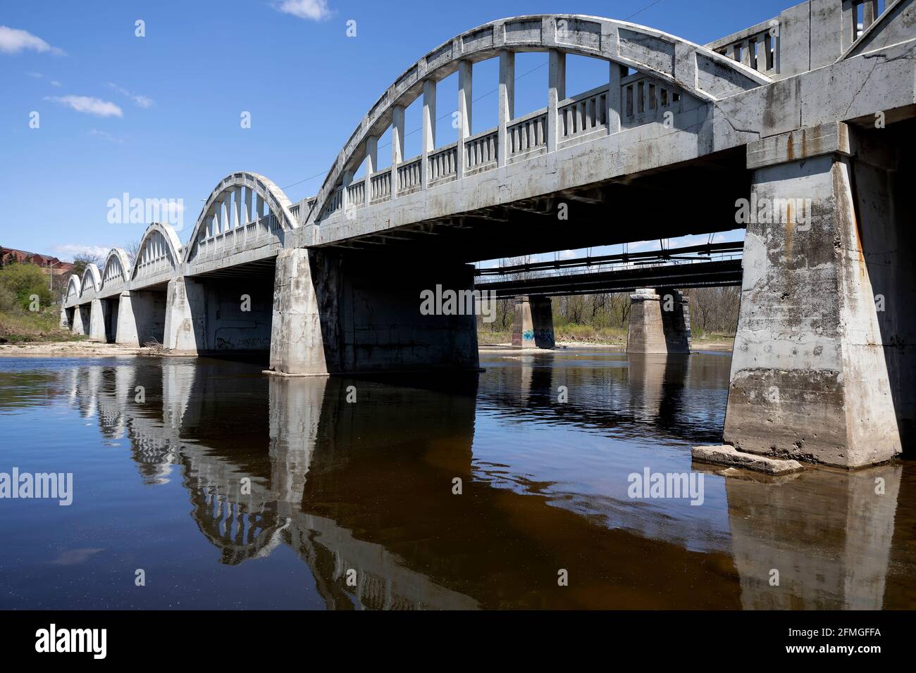 Multi-span bow bridge over the Grand River in Kitchener (Freeport ...