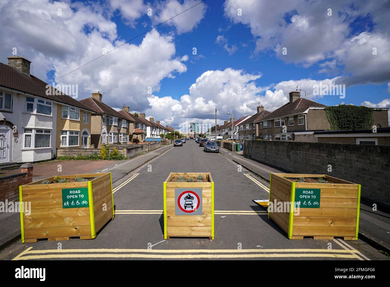Low traffic neighbourhood hi-res stock photography and images - Alamy