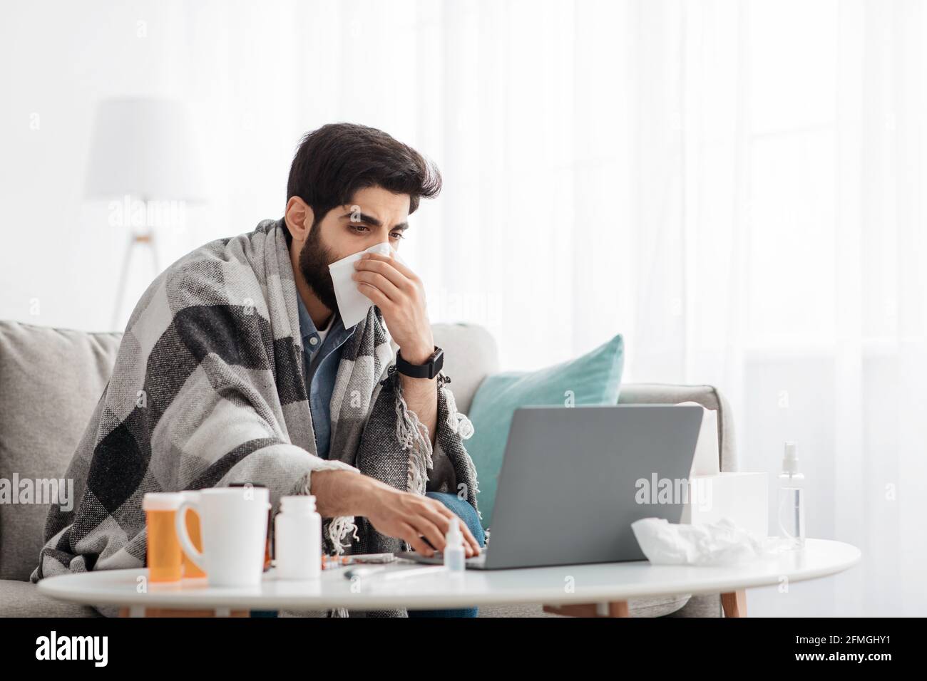 Tissue indoors laptop laptop hi-res stock photography and images - Alamy