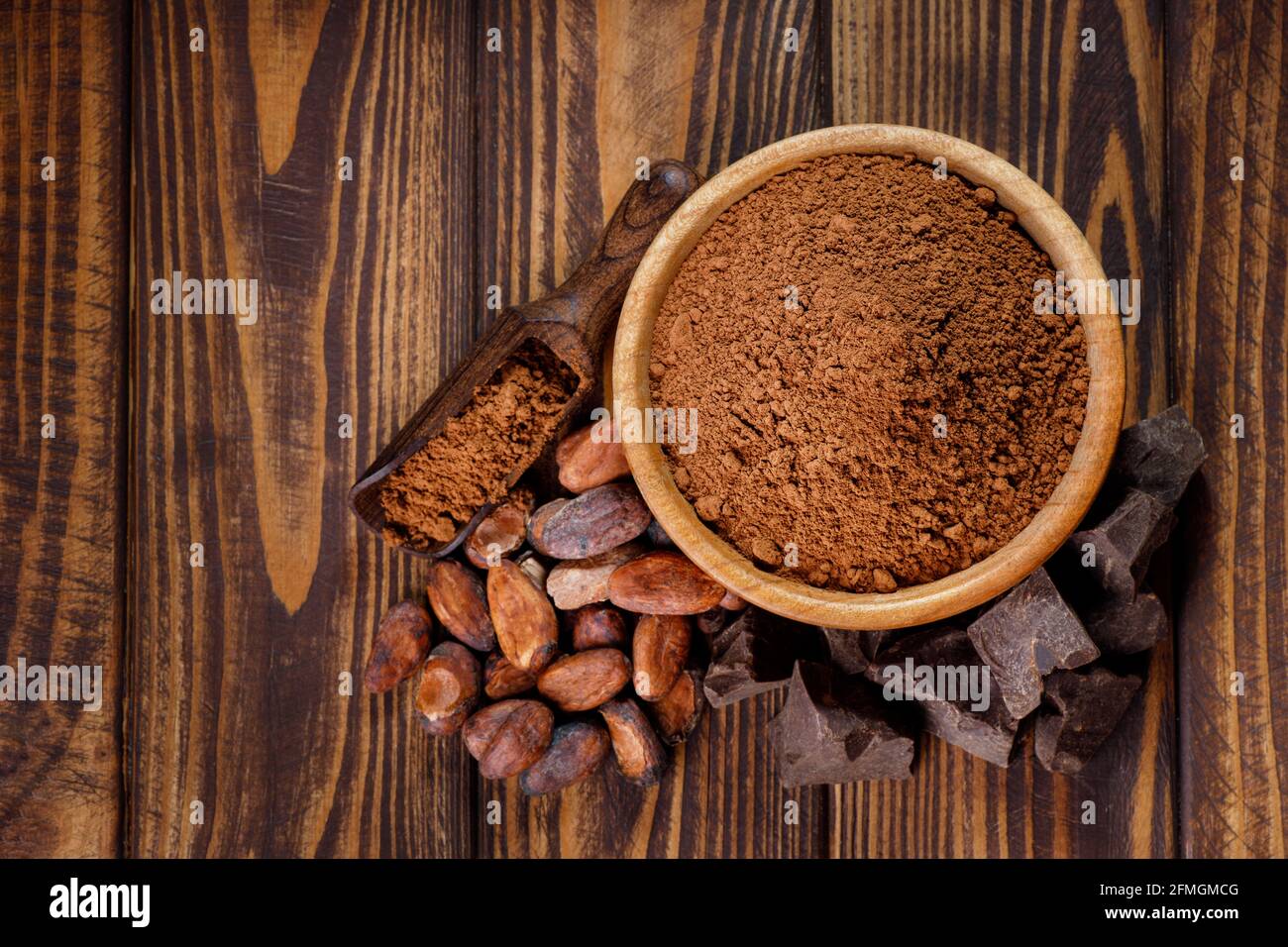 cacao powder in wooden bowl Stock Photo - Alamy