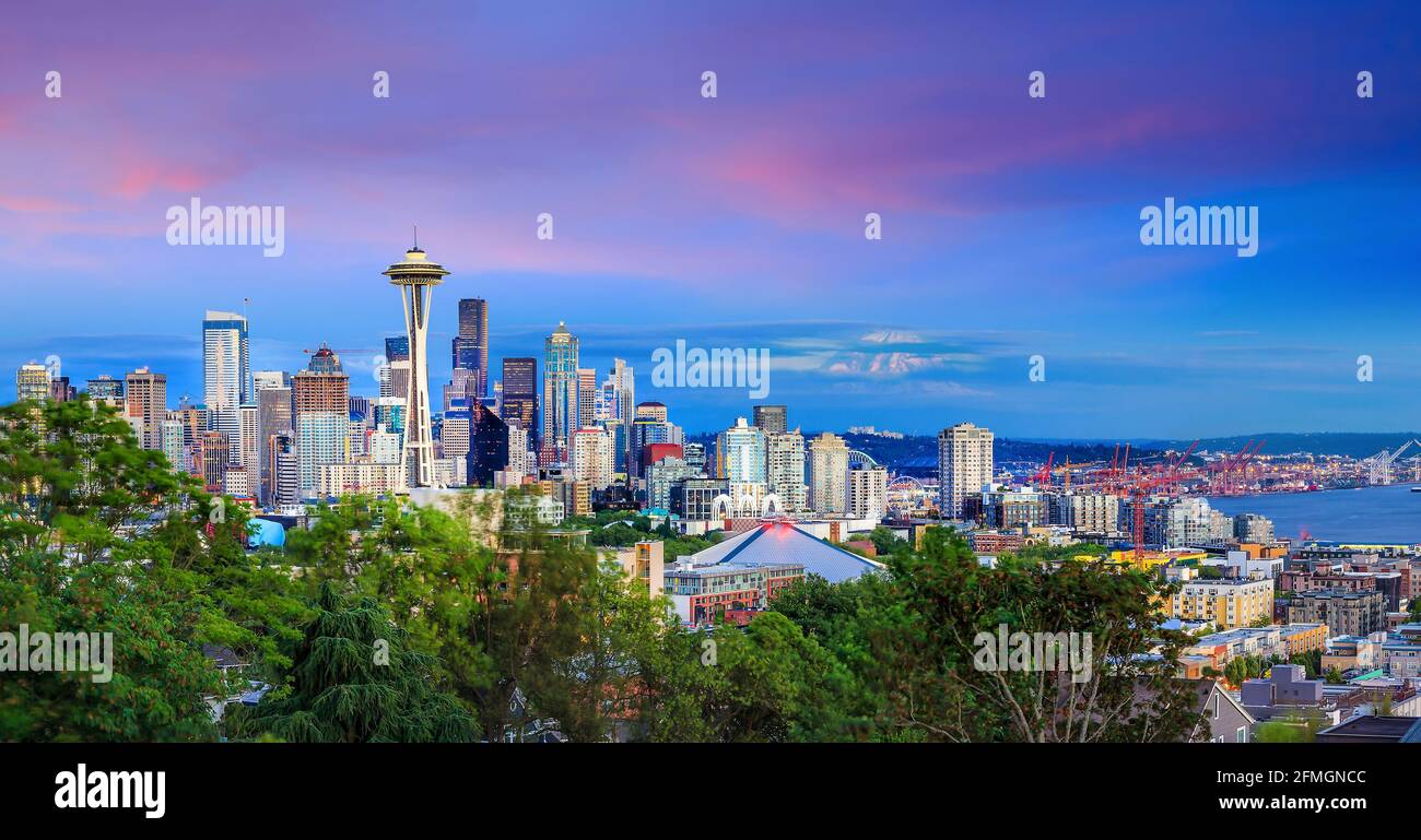 Mount rainier seen from washington hi-res stock photography and images ...