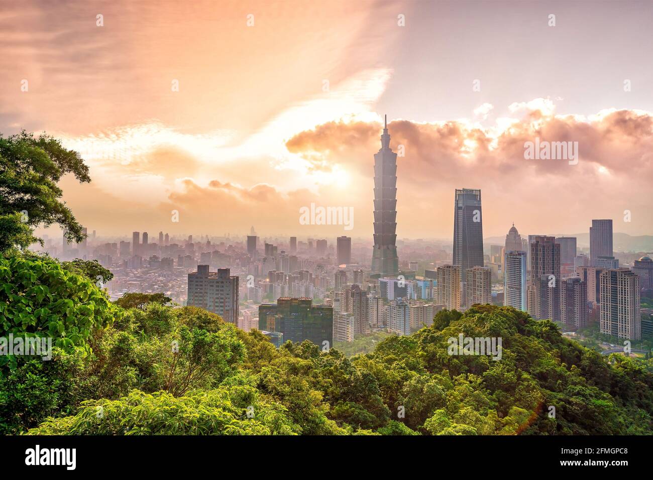 Taipei city skyline landscape at sunset time in Taiwan Stock Photo - Alamy