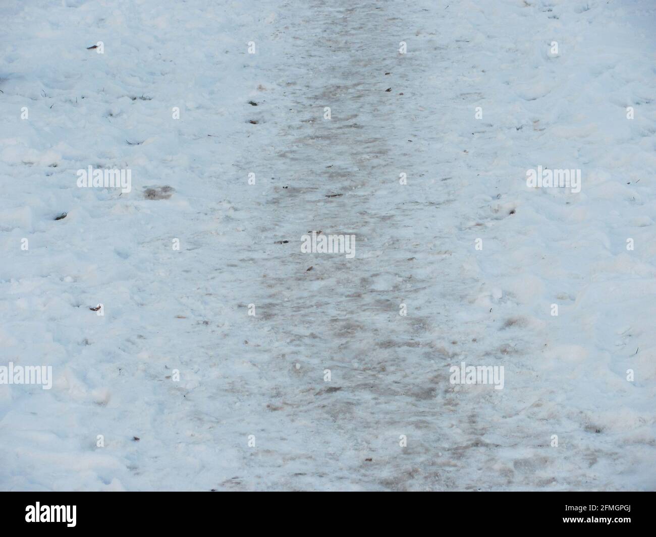 Muddy dirt road snowy hi-res stock photography and images - Alamy