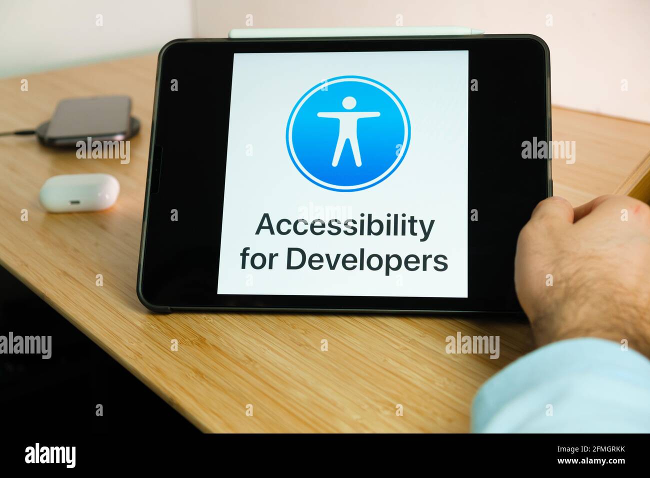 Ipad accessibility screen hi-res stock photography and images - Alamy