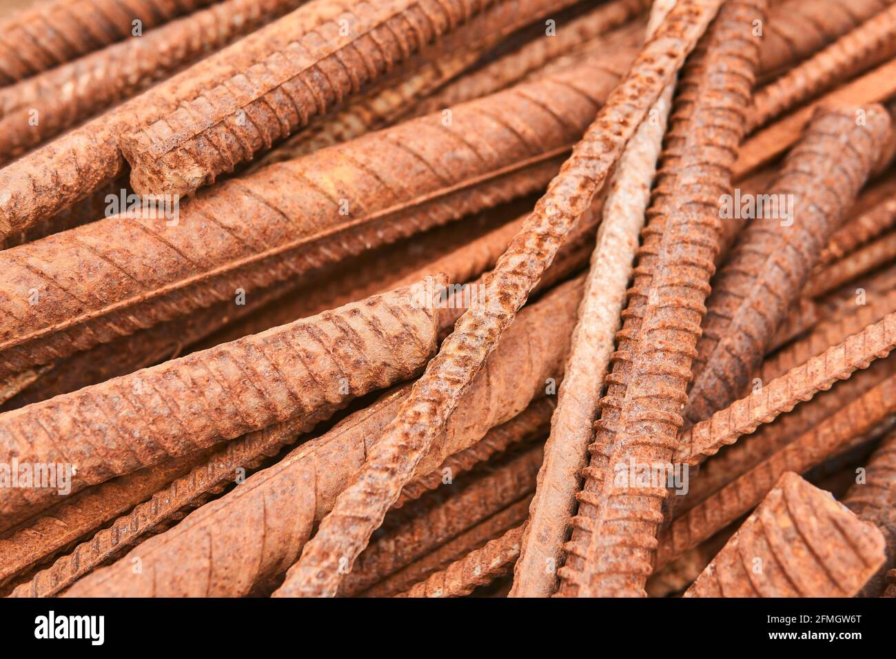 pieces of rusty rebar piled in a heap close-up Stock Photo - Alamy