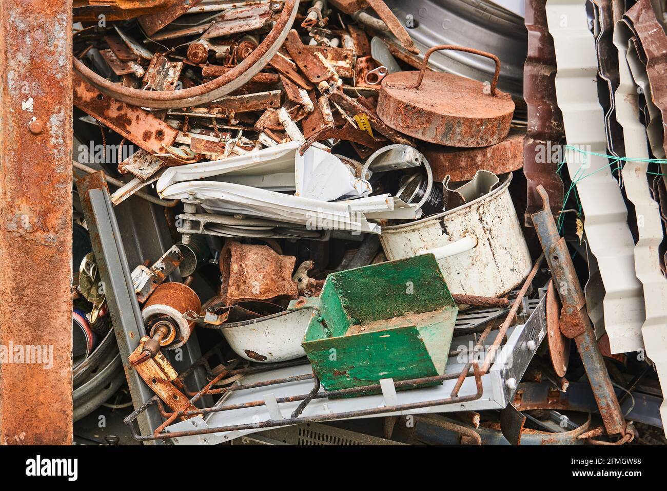 pile of various metal waste before recycling Stock Photo - Alamy