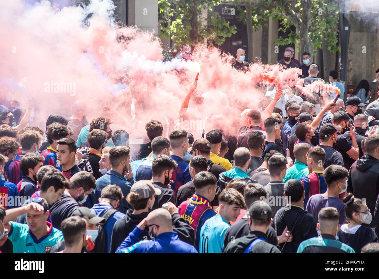 Barcelona, Catalonia, Spain. 8th May, 2021. Soccer Club Barcelona fans ...