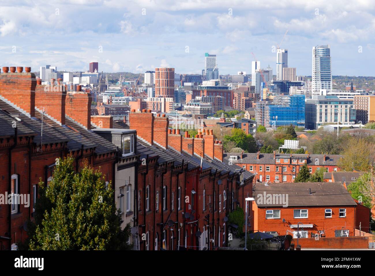 Leeds old and new buildings hi-res stock photography and images - Alamy