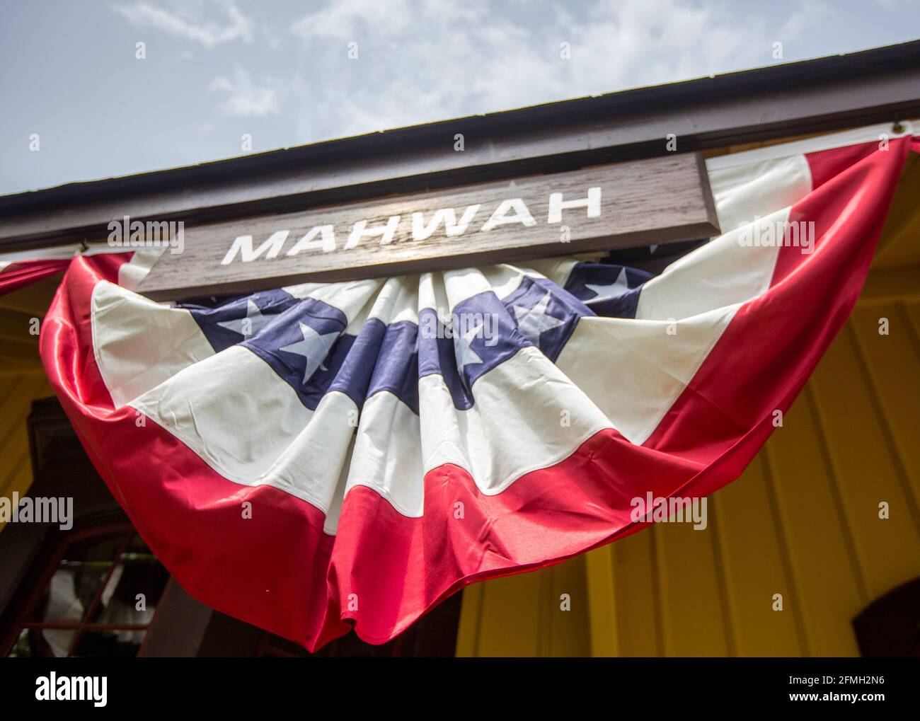 Patriotic bunting hi-res stock photography and images - Alamy