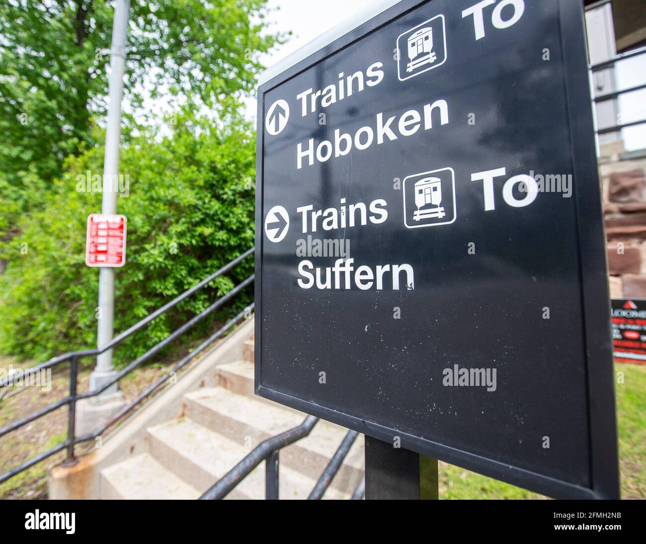 Railroad sign hi-res stock photography and images - Alamy