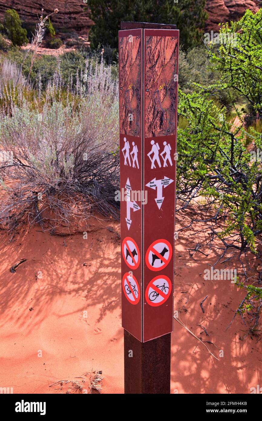 Hiking Trail Signs on Saddleback Tuacahn hiking trail, Padre Canyon ...