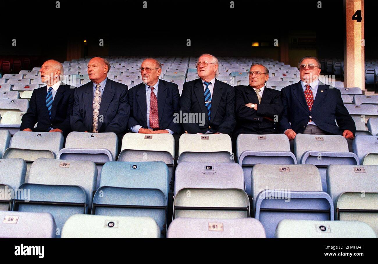 MEMBERS OF THE 1953 HUNGARY GAME WATCH A HUNGARY VS UK PARLIAMENT ...