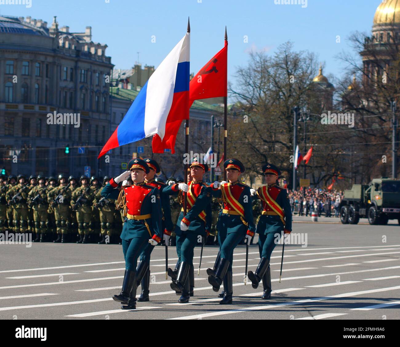 A solemn military parade in St. Petersburg to mark the 76th anniversary ...