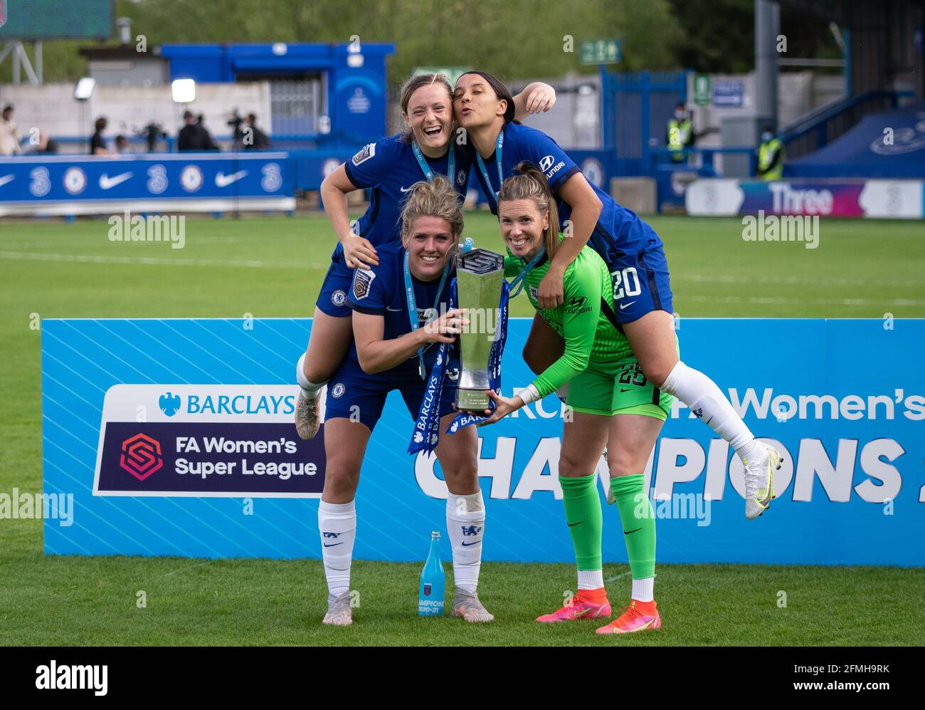 Chelsea ladies goalkeeper carly telford hi-res stock photography and ...