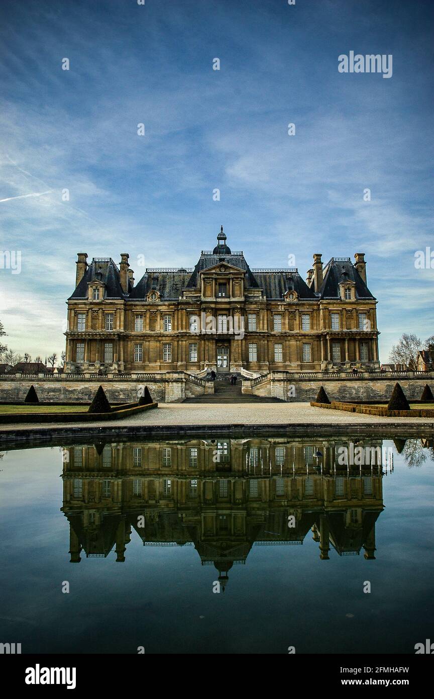 the castle and its reflection Stock Photo - Alamy