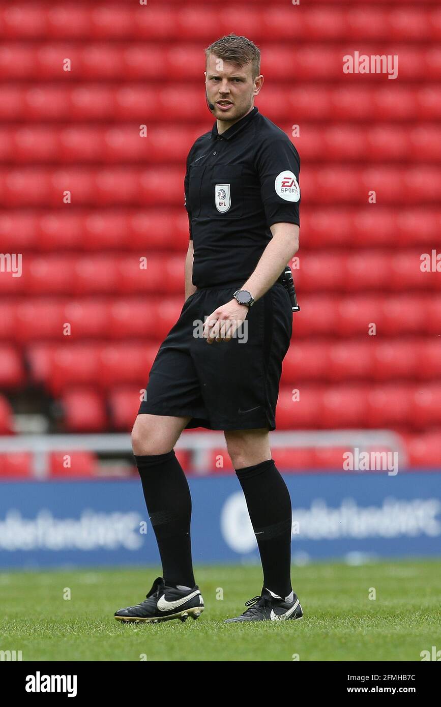 SUNDERLAND, UK. MAY 9TH Referee Sam Barrott during the Sky Bet League 1 ...