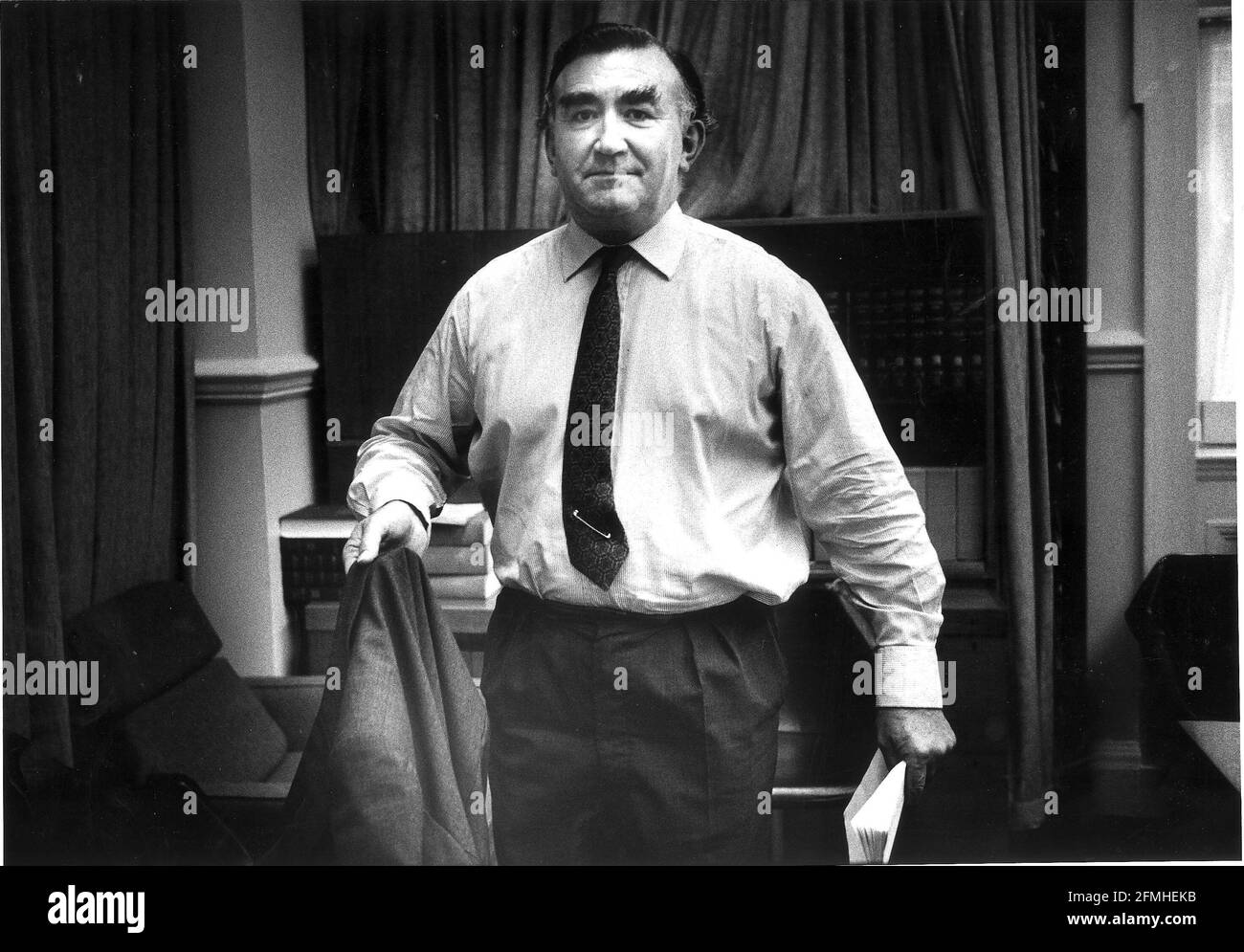 Michael Mates with papers at his office near House of Commons epd Stock ...