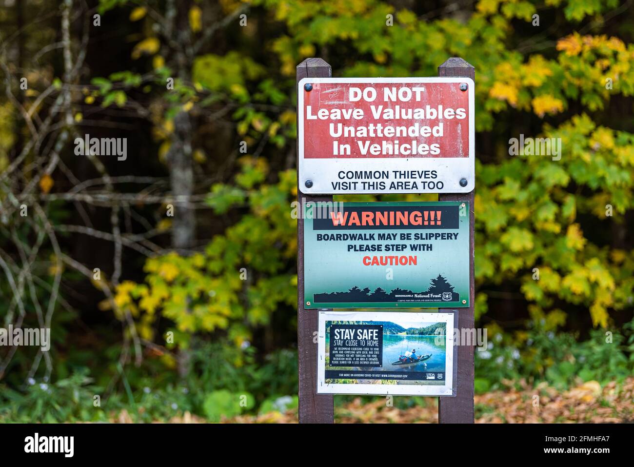 Prevent theft sign hi-res stock photography and images - Alamy