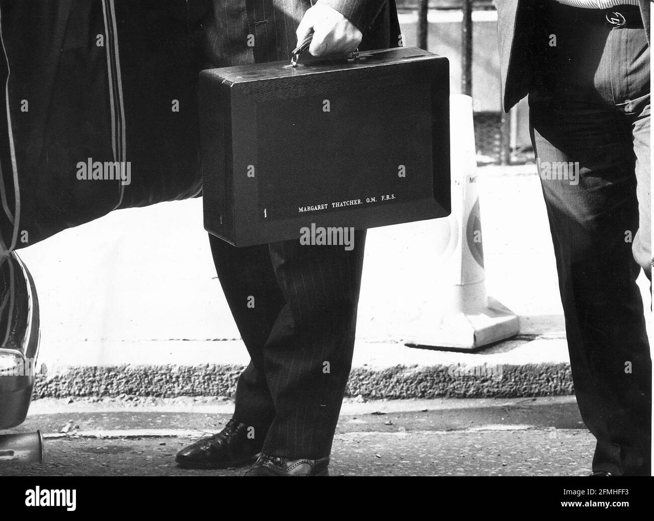 Margaret Thatcher resigns her box arrives with her on morning of ...