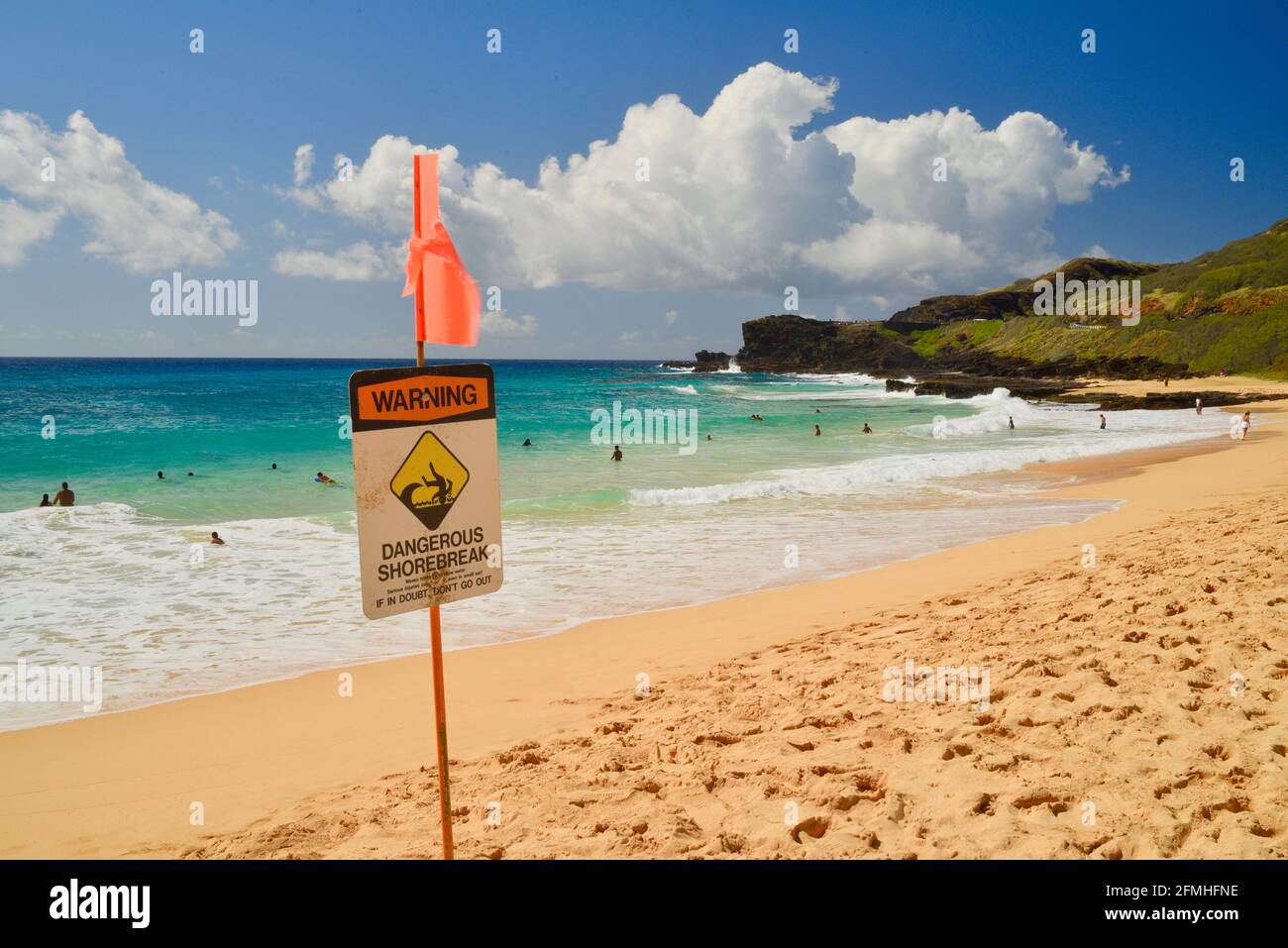 Beach sign warning dangerous shorebreak hi-res stock photography and ...