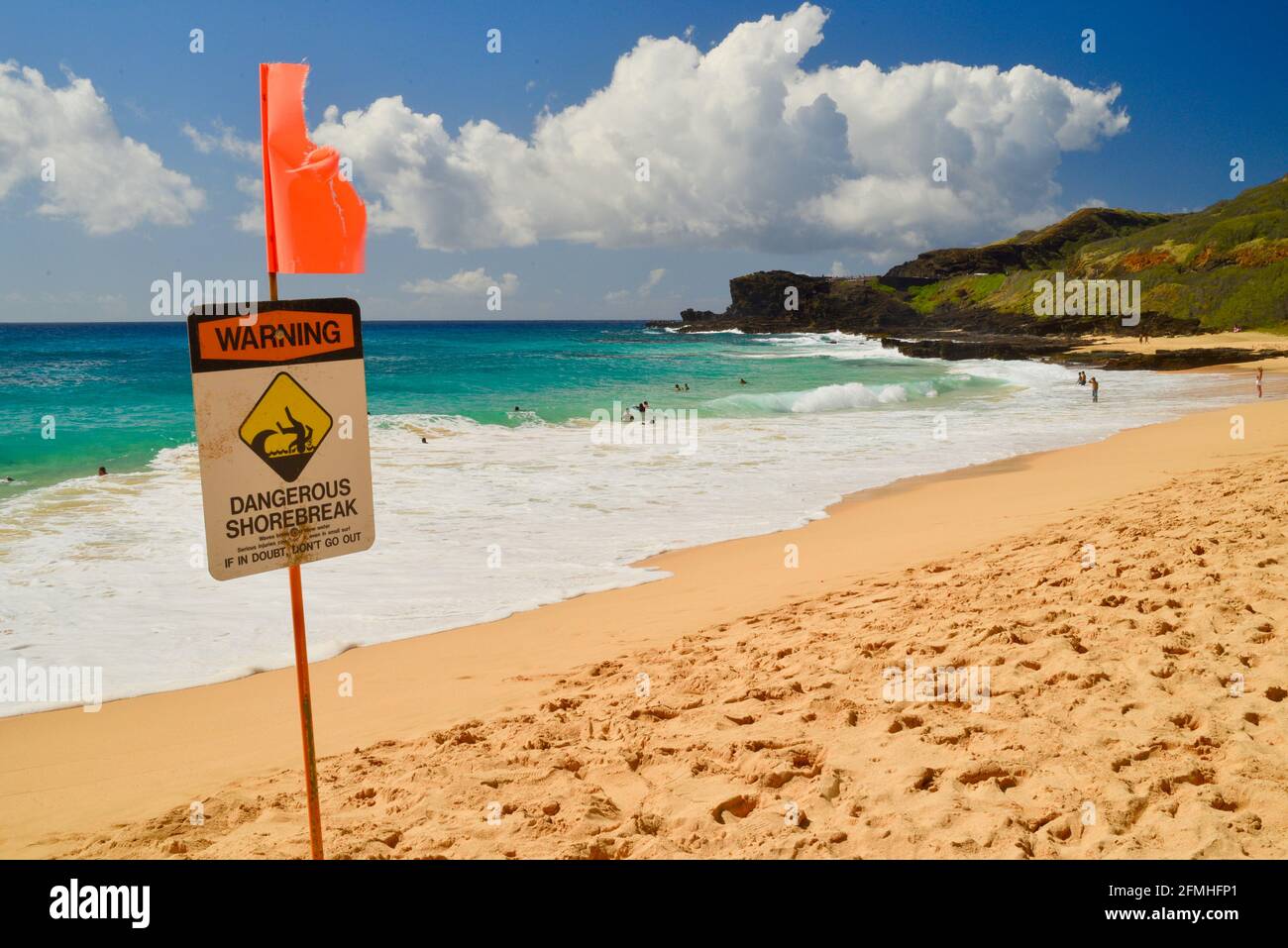 "Warning: Dangerous Shorebreak" sign posted and flagged at Makapuu ...