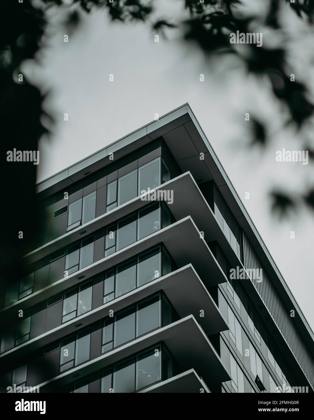 Corner modern building hi-res stock photography and images - Alamy